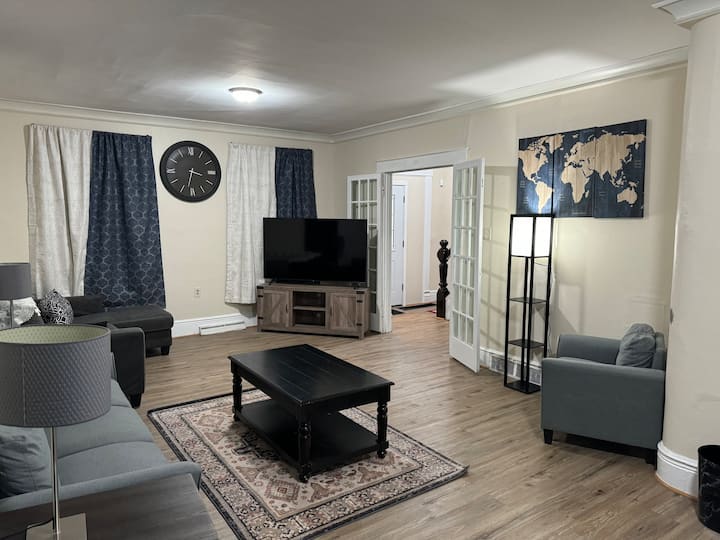 Comfy Getaway, Walk To Falls! - Niagara Falls
