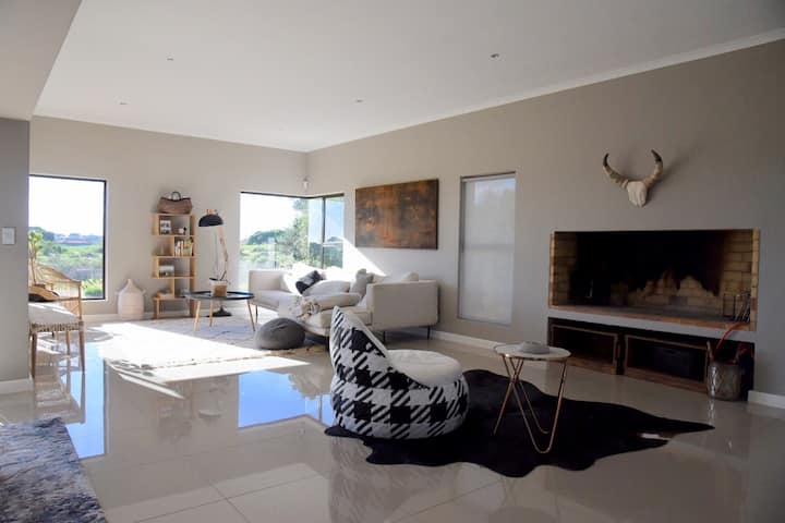 Stylish Living In Fynbos Golf Estate/ Backup Power - Langebaan