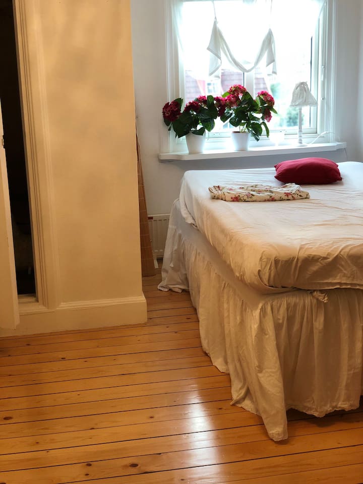 Your Own Bedroom With Shared Bathroom In Borås. - Borås