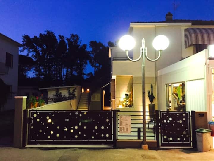 Pinarella-cervia: Splendido Bilocale Sul Lungomare - Cervia