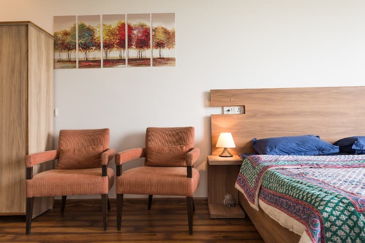 Independent Studio <Near Airport><vasant Kunj> - New Delhi Indira Gandhi Airport (DEL)