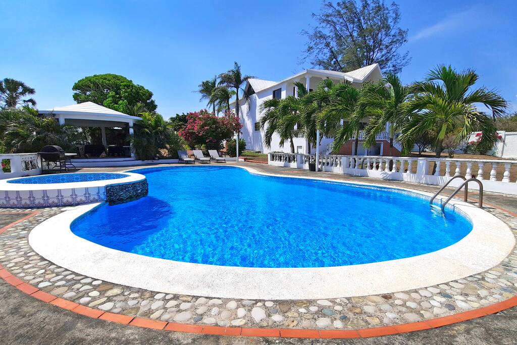 OFFER- VILLA ALIA ★ Palenque Mansion for 20 guests - Villen zur Miete ...