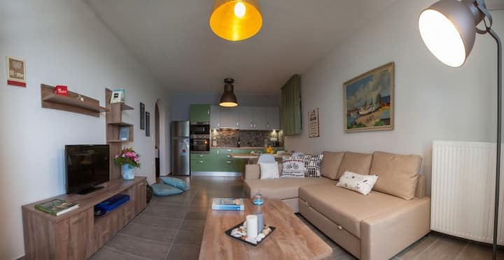 R 964 Deidra Villa Sea View, Mountain View & Pool View - Naxos