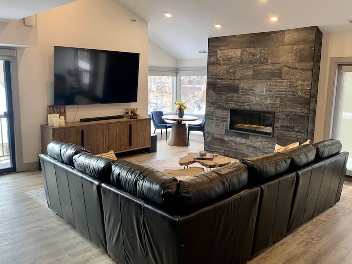 Large, Renovated Penthouse Condo Steps From Slopes - Park City, UT