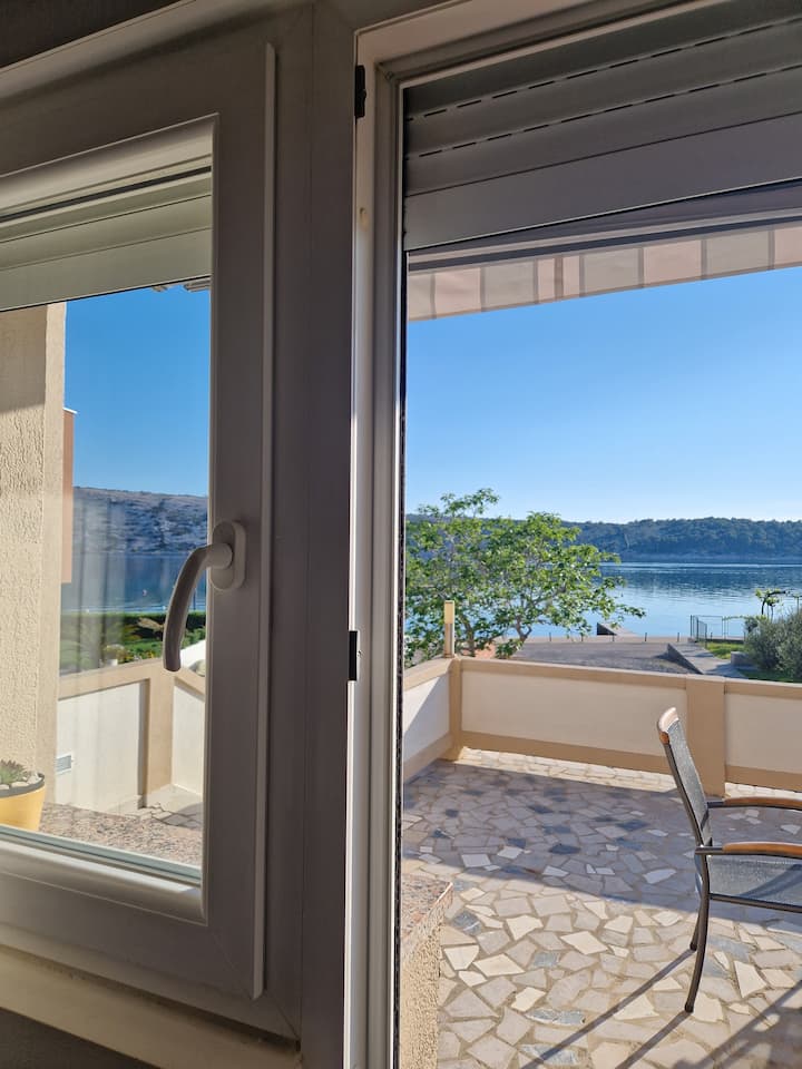 ...A Few Steps From The Beach... - Lun