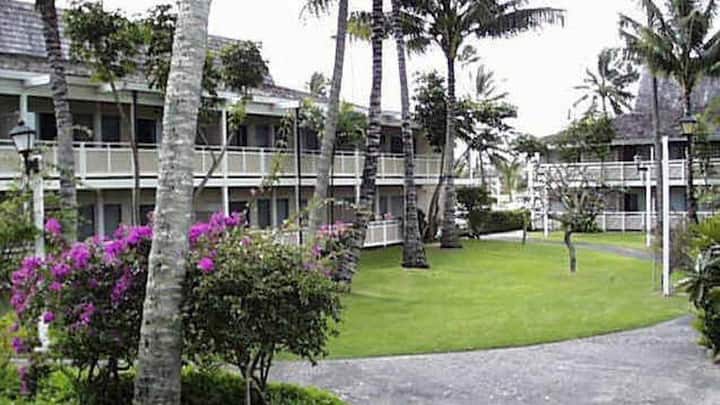 Ocean Front Condo - Ac - Sleeps 4 - Lae Nani Beach, HI