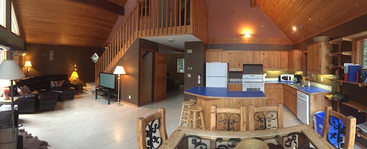 Ski Chalet At Base Of Rmr - Revelstoke