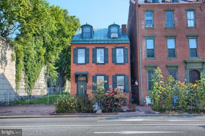 Historic 5 Bedroom Victorian Close To Everything! - Harrisburg, PA