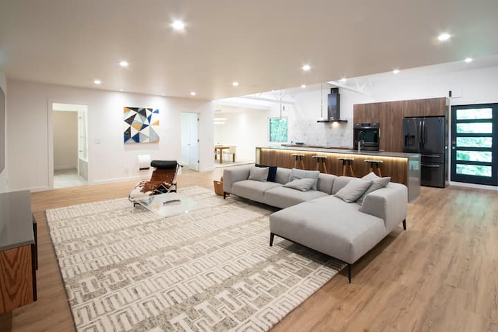 Modern Living In Kirkland - Redmond, WA