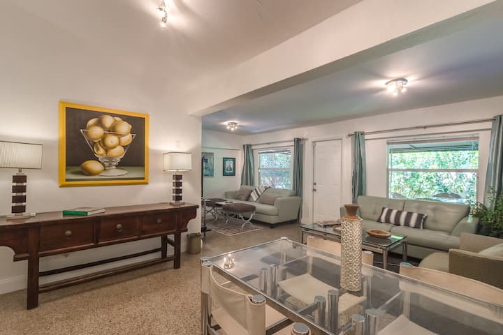 Bronia's Retreat - Fort Lauderdale