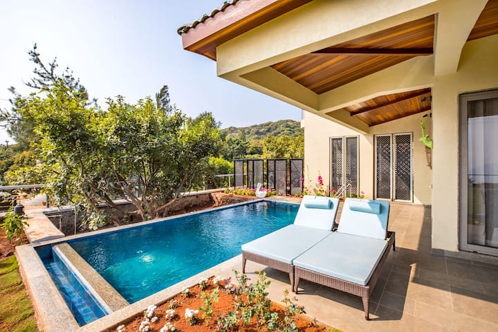 Bungalow With Pool & Lawn For 12, Mahabaleshwar - Mahabaleshwar