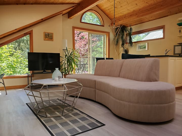 The Crow's Nest Suite - Tofino