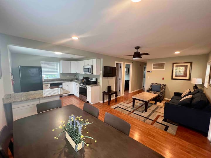 3 Br Caneel Cottage - 2 Houses To Beach! - New Jersey