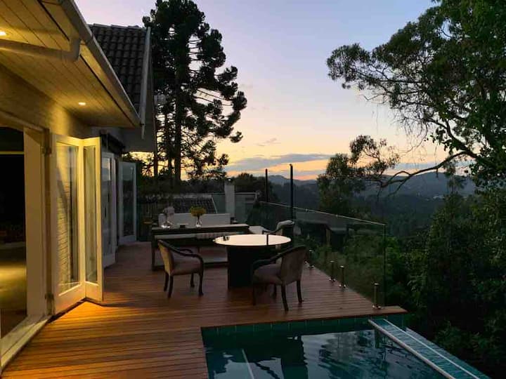 Casa Com Vista, Jardim, Piscina No Deck, Heliponto - Campos do Jordão