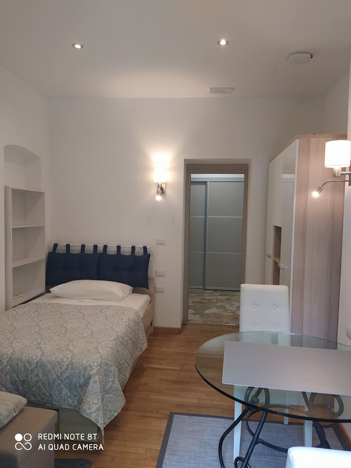 Stanza Singola In Villa Con Parco, Vicino A8mi/va - Varese