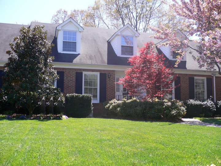 The Mohl House: A Home Away From Home - Greensboro, NC