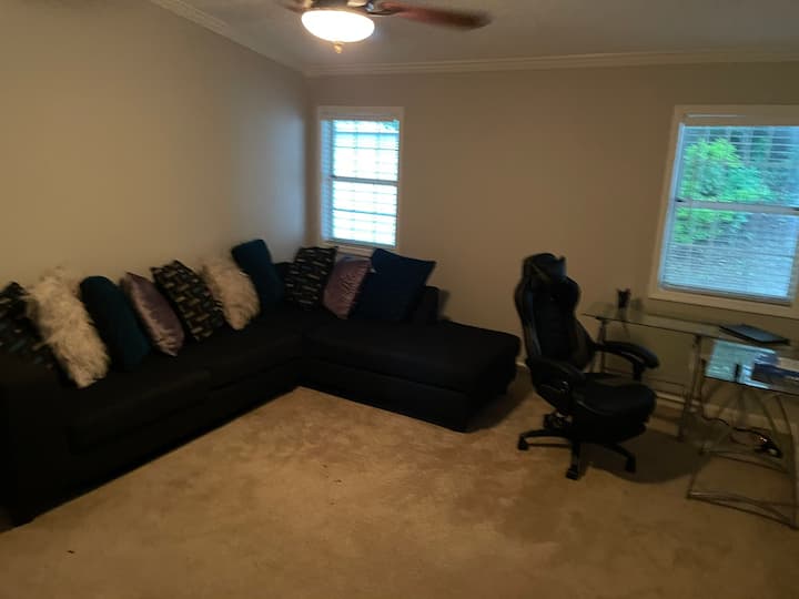 Dr Jay Vacation Home - Johns Creek, GA
