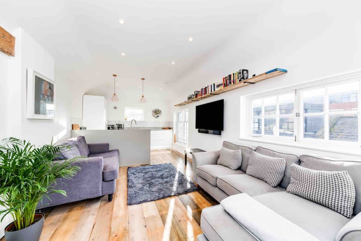 Central Penthouse Loft Apartment With Roof Terrace - Brighton