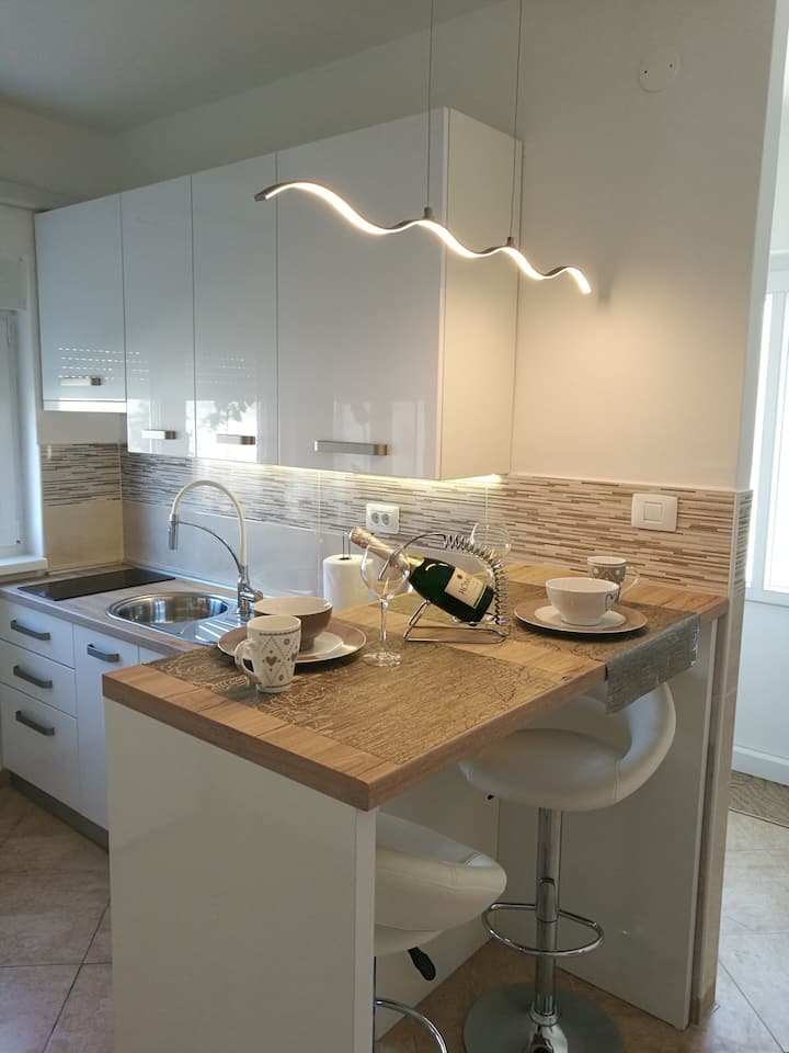 Stylish Studio Apartment With Pool - Pula