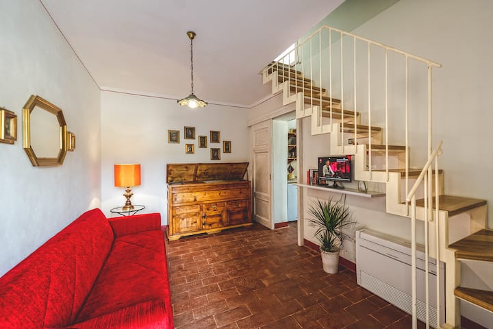 Lea: Four Room Countryside Apartment With Terrace - Toscane