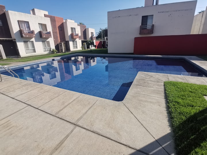 Acogedora Casa 4 Albercas, Wifi Turbo, Home Office - Temixco