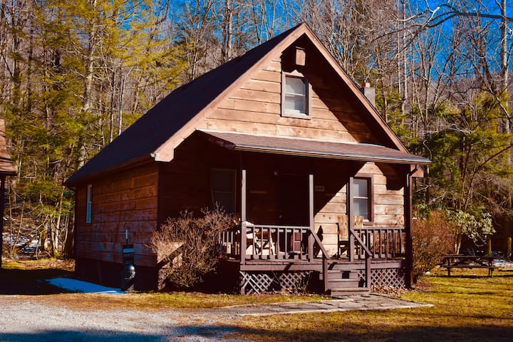 The Sportsman Cabin @ Elk Springs Resort - Kumbrabow State Forest, Huttonsville