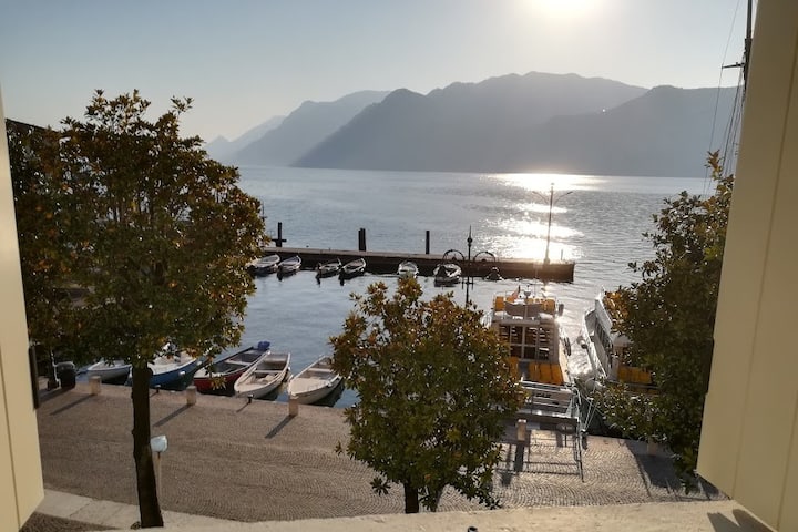 Sonny Apartments 7 Sul Porto Di Malcesine - Malcesine