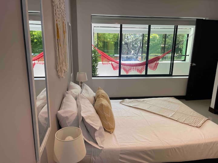 3301 Apartamento Con Balcón En Parque De Laureles - Medellin, Antioquia, Colombia