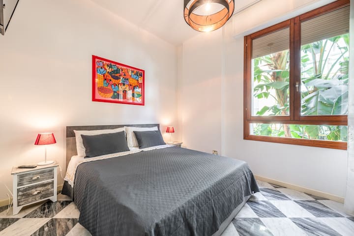 Appartamento Con Posto Auto - Cagliari