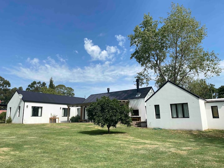 Casa Los Sauces, Barrio El Paraíso, Tandil. 8 Pers - Tandil