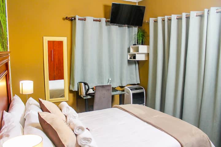 Seven Wonders B&b - Deluxe Room (Room 05 Balcony) - Port Shepstone