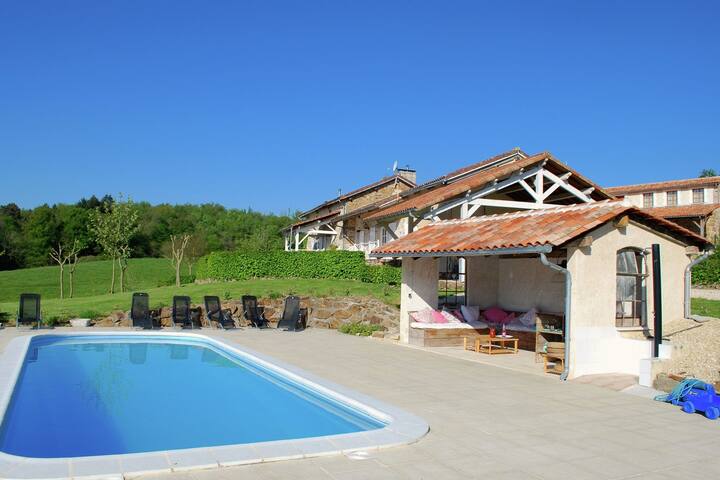 Gîte Accessible Aux Handicapés Avec Piscine - Charente