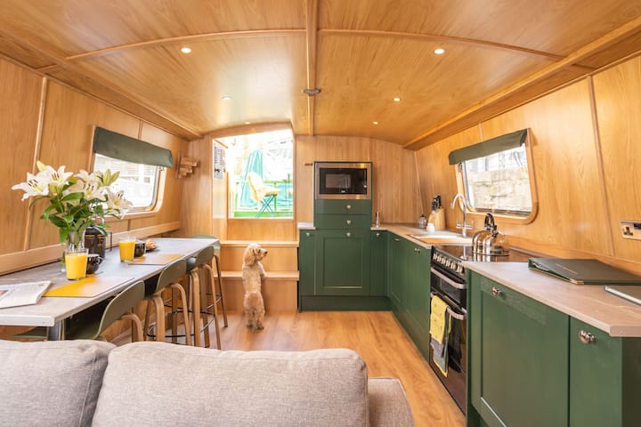 11 Best Houseboat Rentals In Scotland, UK - Updated 2025 | Trip101