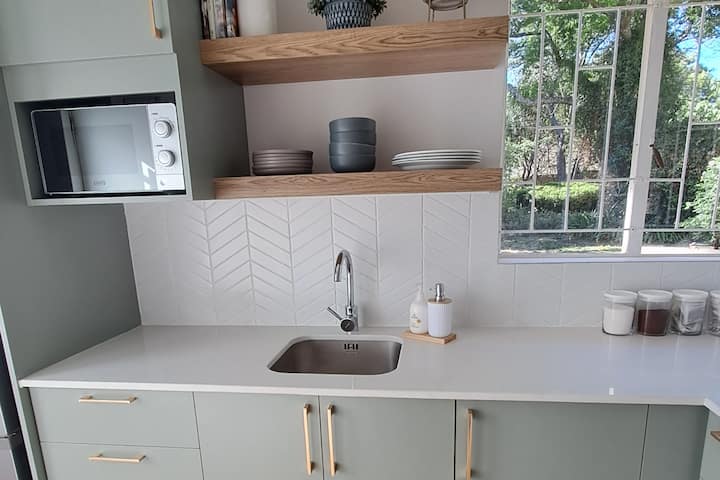 Newly Renovated. No Loadshedding. - Randburg