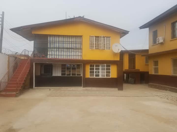 Cozy And Safe Living In Freetown At Byrne Lane - Freetown