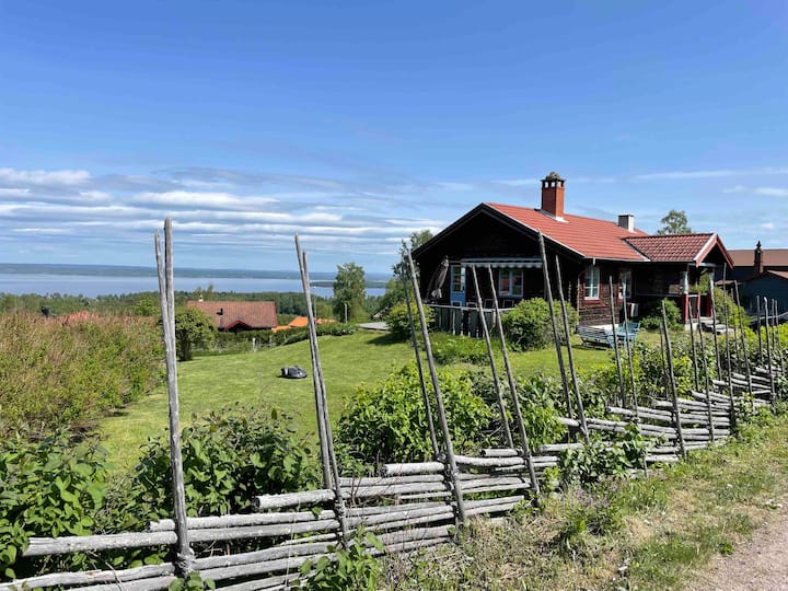 Stort Hus Med Fantastisk Utsikt - Rättvik
