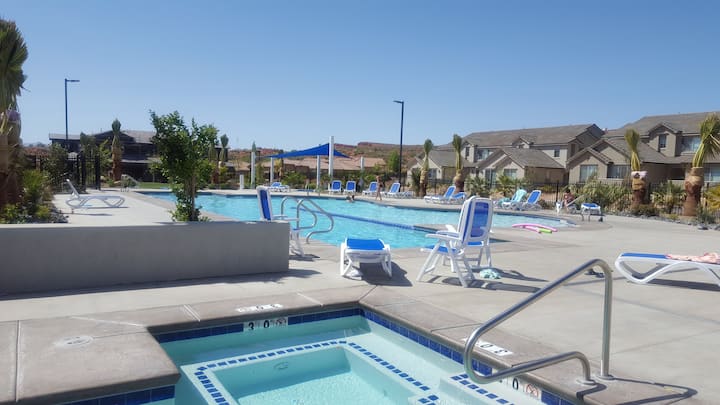 3 Bedroom 3 Bath With Heated Pool - St. George, USA