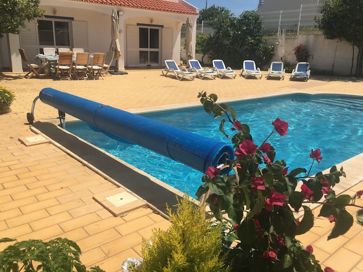 0.5m From Ferragudo Centre And Beach, 5 Bedroomed Air Conditioned Pool Villa - Portimão