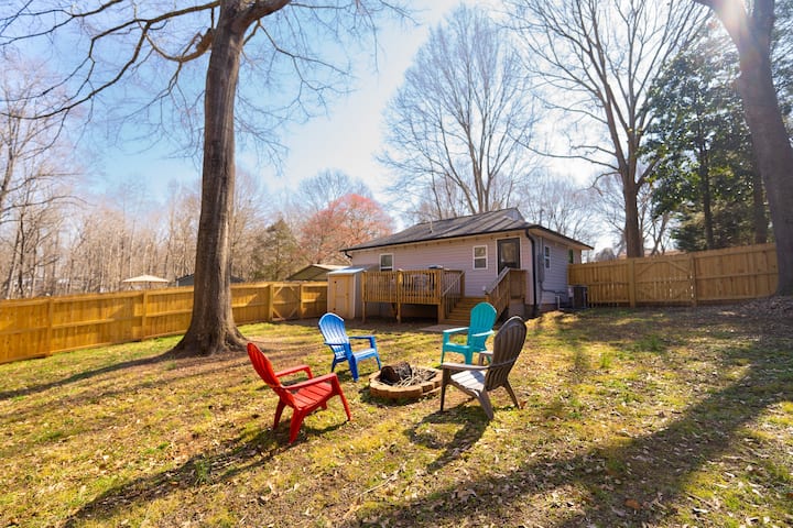 Cozy Cottage In Greer. Pet Friendly Fenced In Yard - Greer, SC