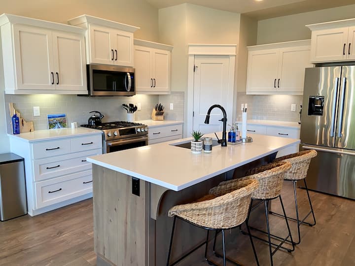 Modern Comfy 3br House Near The Village + Downtown - Meridian, ID