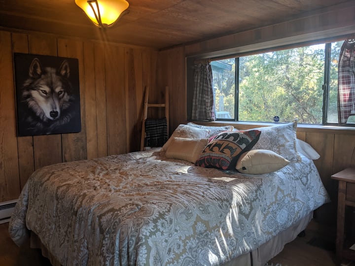 Wolf's Lair - Idyllwild-Pine Cove, CA