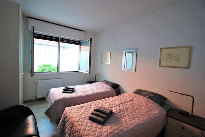 Schöne Großzügige Wohnung Mit üBerdacht.innenhof! - Neuss