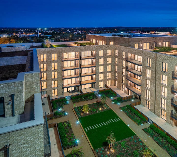 A Luxury 1 Bedroom Flat In Staines/near Heathrow - Staines-upon-Thames