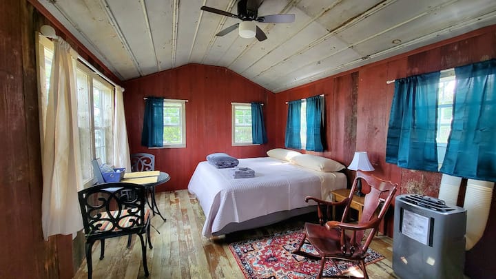 Arch Merrill Lakeside Cabin - Letchworth State Park, New York
