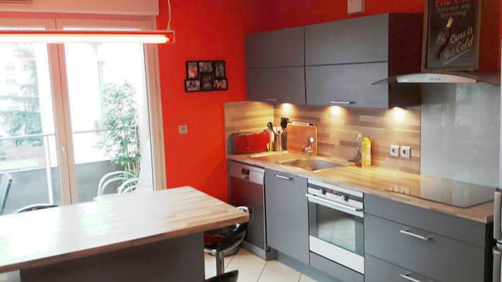 Appartement Cosy 3 Pièces Avec Garage Privatif - Saint-Priest
