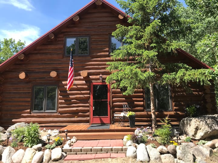 Beautiful Log Cabin. On Rock Creek. Views - Montana