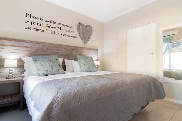 Memories Self Catering : Karoo Rose (Unit 4) - Municipalità locale di Oudtshoorn