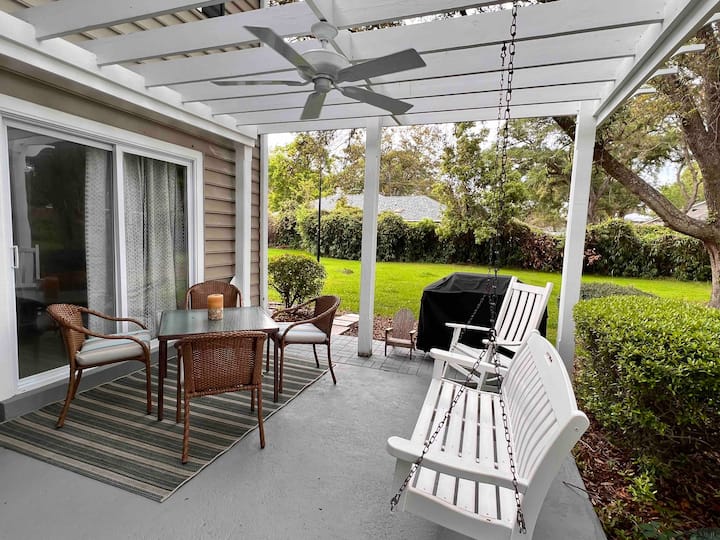 Beach Village Pool - Remodeled Townhouse - Jekyll Island, GA