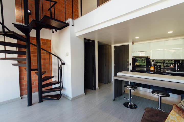 Perfectly Located Modern Loft - Medellín