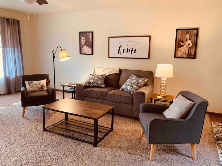 Cozy Home-the Janis Eleanor-entire Unit W/ Garage - Splash Pad, New Knoxville
